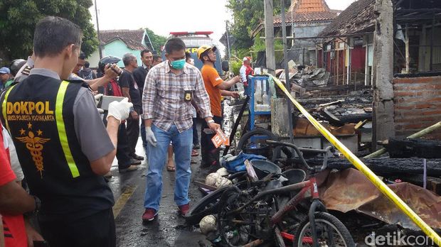 2 Korban Luka dalam Kebakaran 6 Rumah di Yogyakarta Dilarikan ke RS