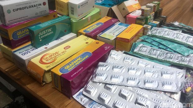 Polisi Temukan Peredaran PCC di Toko Obat di Jakarta Polisi Temukan Peredaran PCC di Toko Obat di Jakarta