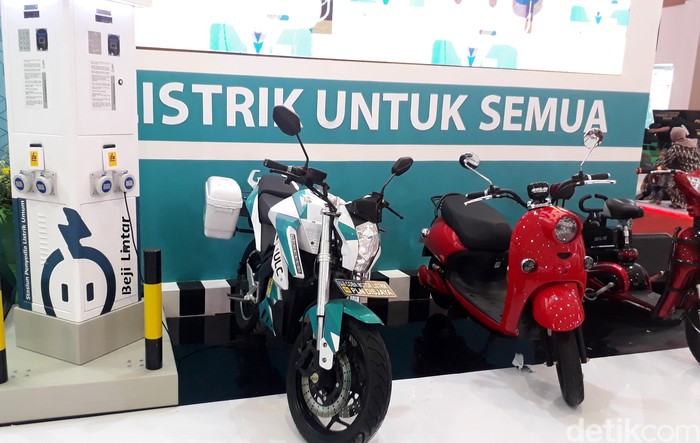 PLN Pamer SPLU dan Kendaraan Listrik di IBD Expo