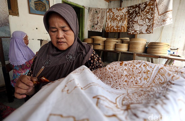 Melihat Pembuatan Batik Maos Cilacap yang Mendunia