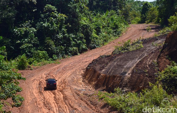 Pembangunan Jalan Perbatasan RI-Malaysia Dikebut Pembangunan Jalan Perbatasan RI-Malaysia Dikebut