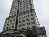 Gedungnya Sering Dianggap Miring, Siapa Pemilik Menara Saidah?