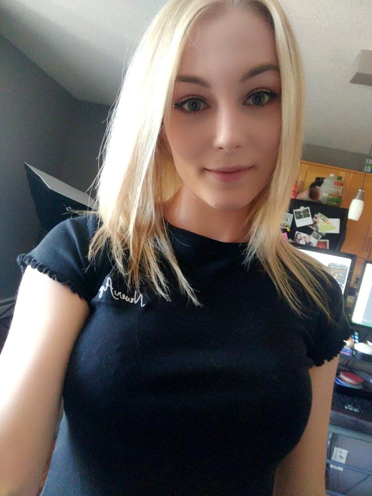 Pacari Cowok Asia Bule Cantik Ini Kena Bully Di Medsos
