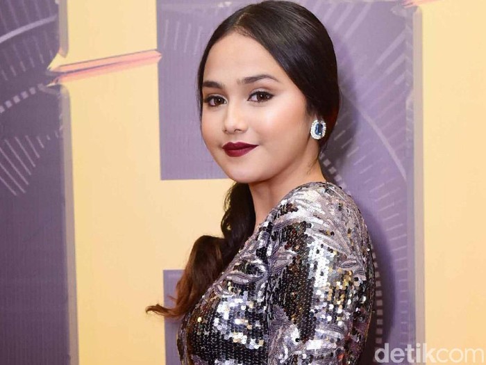 Syifa Hadju Akui Sudah Putus dari Angga Yunanda Syifa Hadju Akui Sudah Putus dari Angga Yunanda