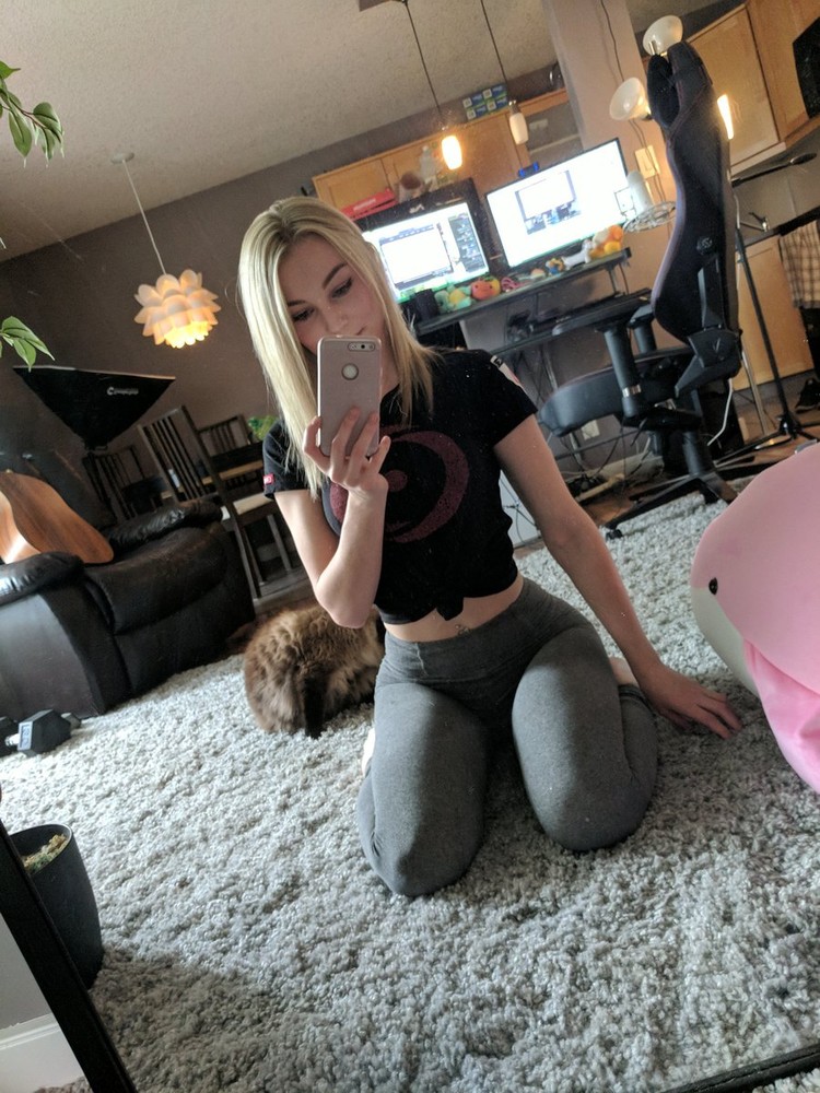 Pacari Cowok Asia Bule Cantik Ini Kena Bully Di Medsos