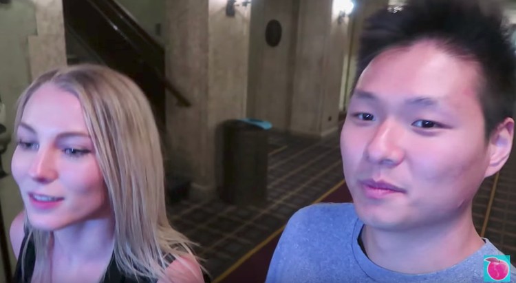 Pacari Cowok Asia Bule Cantik Ini Kena Bully Di Medsos