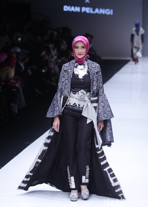 Dian Pelangi Batik