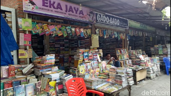 8 Tempat Berburu Buku Bekas Di Surabaya Raya