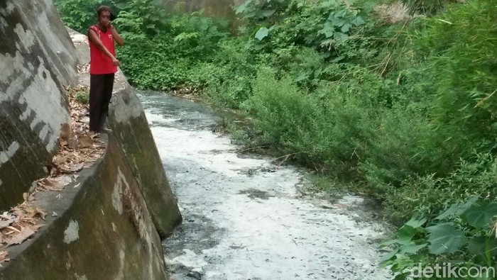 Keruh dan Bau, Sungai Dawe Diduga Tercemar Limbah Tahu Keruh dan Bau, Sungai Dawe Diduga Tercemar Limbah Tahu