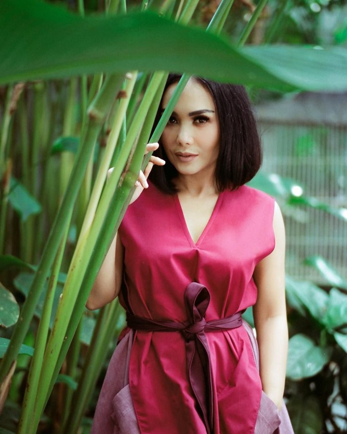 Tetap Cantik Dan Awet Muda Begini Rahasia Yuni Shara