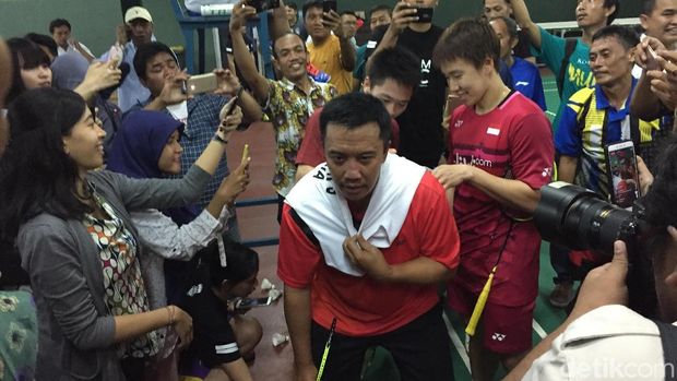 Saat Menpora, Kevin/Marcus, dan Suporter Bulutangkis Bersenang-senang ...