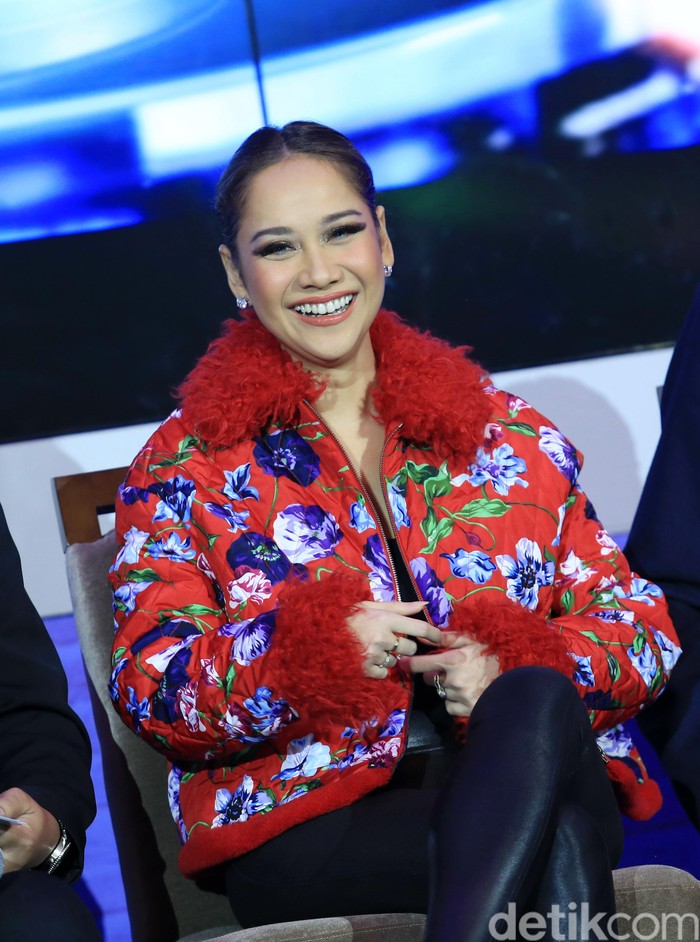 BCL, Red Hot and Sexy