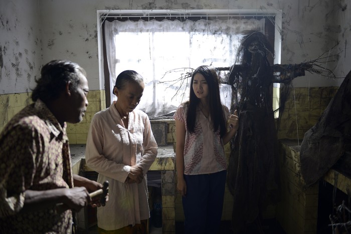 Intip Natasha Wilona saat Syuting Film 'Nini Thowok' Yuk!