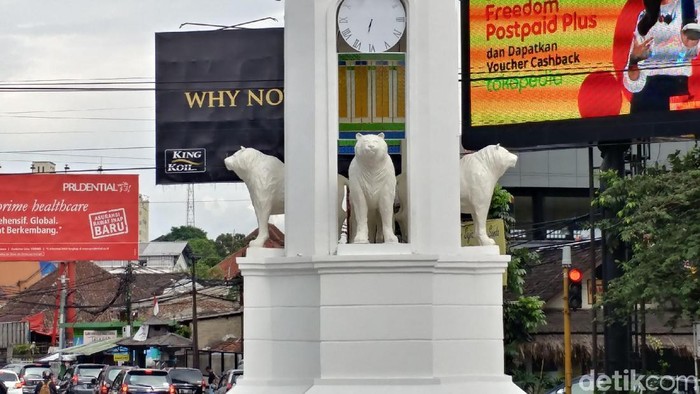 Potret Patung Maung Bandung yang Disebut Mirip Anjing Laut