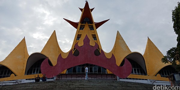 Foto: Menara Siger yang Jadi Landmark Lampung
