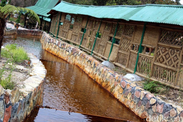Sungai Kuning, Spot Unik di Wisata Gunung Papandayan