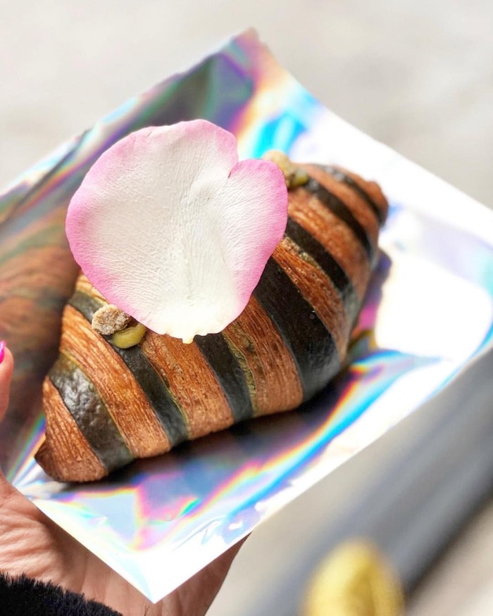 Intip Cantiknya Ragam Croissant Bi-Color di Supermoon Bakehouse