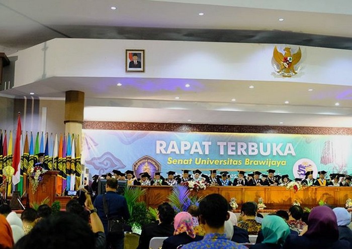 Pakai Toga Sri Mulyani Orasi Di Universitas Brawijaya