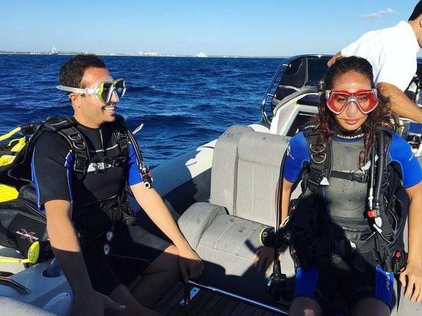 Foto: Liburan Ala Model Victoria's Secret Joan Smalls