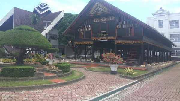 Desain Rumah Adat Aceh