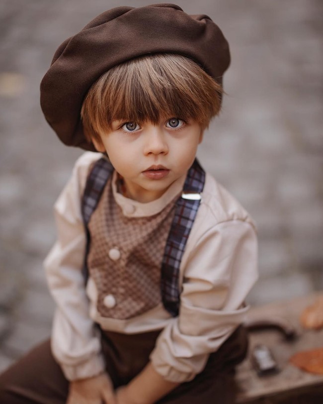 Intip Potret Tampan Mete Gursoy, Bocah yang Viral karena Masuk 9GAG