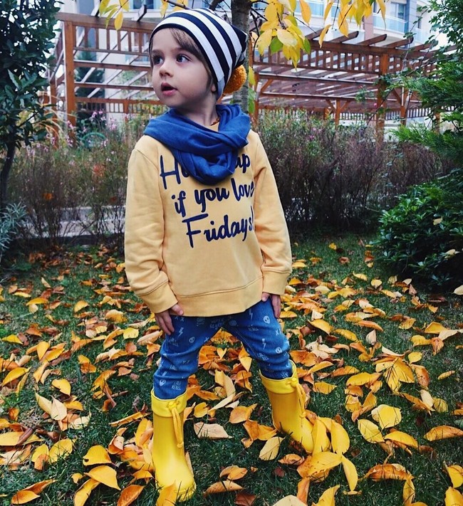 Intip Potret Tampan Mete Gursoy, Bocah yang Viral karena Masuk 9GAG