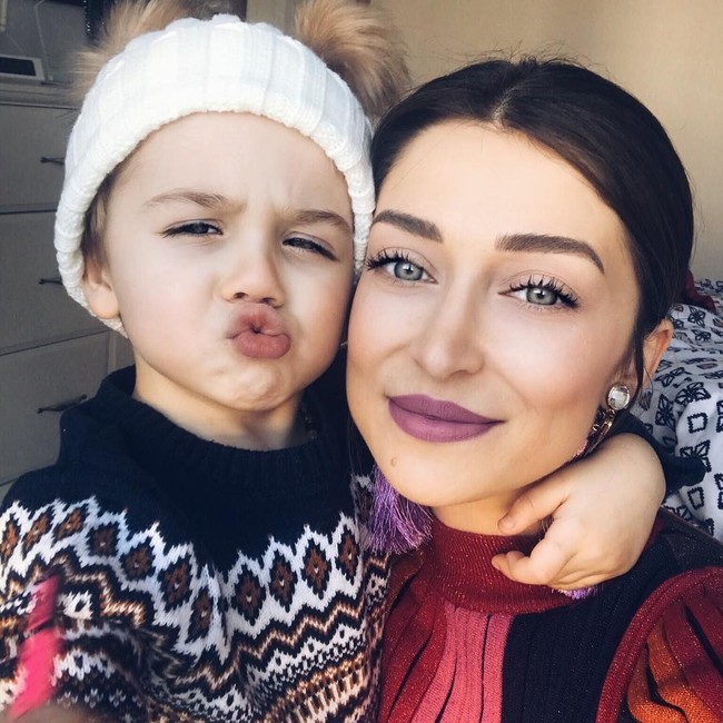 Intip Potret Tampan Mete Gursoy, Bocah yang Viral karena Masuk 9GAG