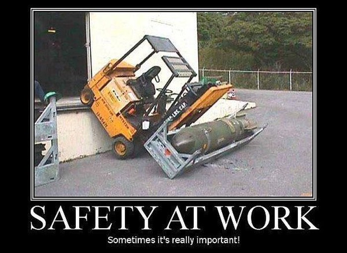 Meme Keselamatan Kerja yang Bikin Ngakak
