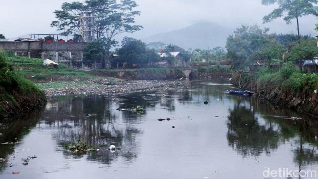 RI Gandeng Korsel Awasi Pencemaran Limbah Industri di Sungai Citarum ... RI Gandeng Korsel Awasi Pencemaran Limbah Industri di Sungai Citarum ...