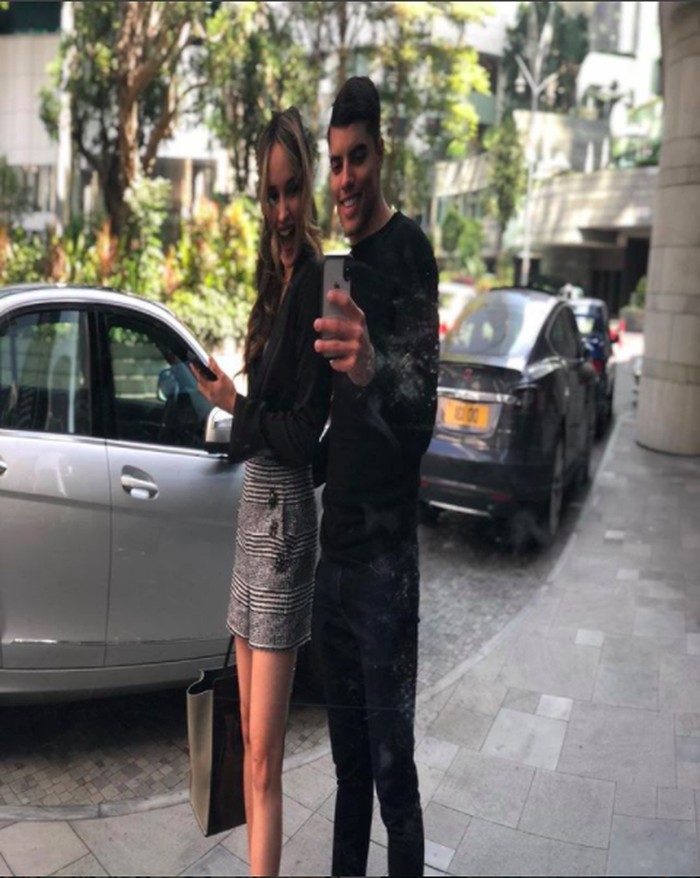 Intip Kemesraan Cinta Laura dan Pacar Barunya