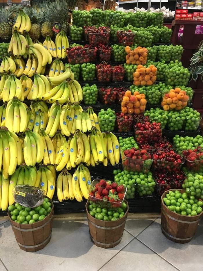 Disusun Cantik, Jejeran Buah dan Sayur di Supermarket Ini Jadi Keren!