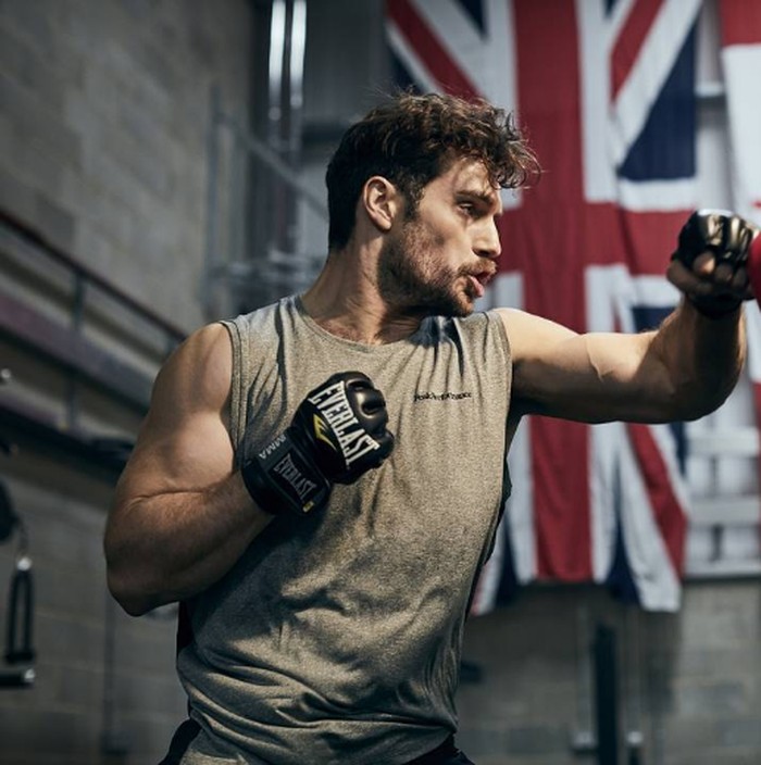 Digosipkan Meninggal, Henry Cavill Malah Asyik Latihan Jiu-jitsu