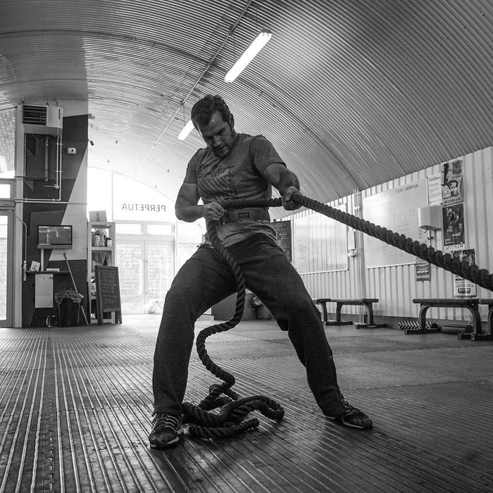 Digosipkan Meninggal, Henry Cavill Malah Asyik Latihan Jiu-jitsu