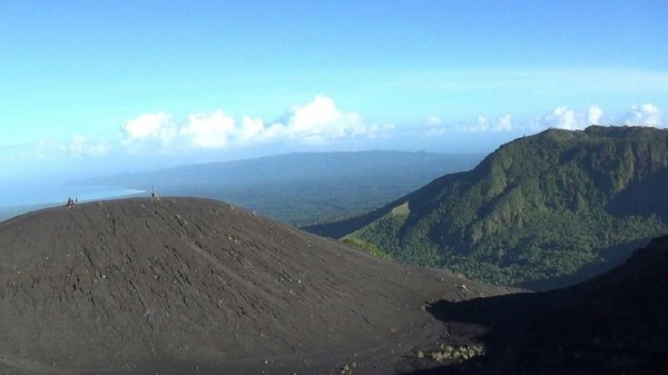 Foto-foto Gunung Soputan di Minahasa, Jadi Ingin Kesana Kan?