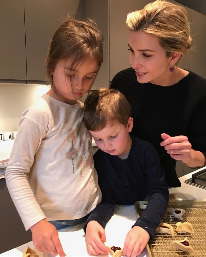 Mengintip Kebersamaan Ivanka Trump dan Ketiga Anaknya Saat Makan