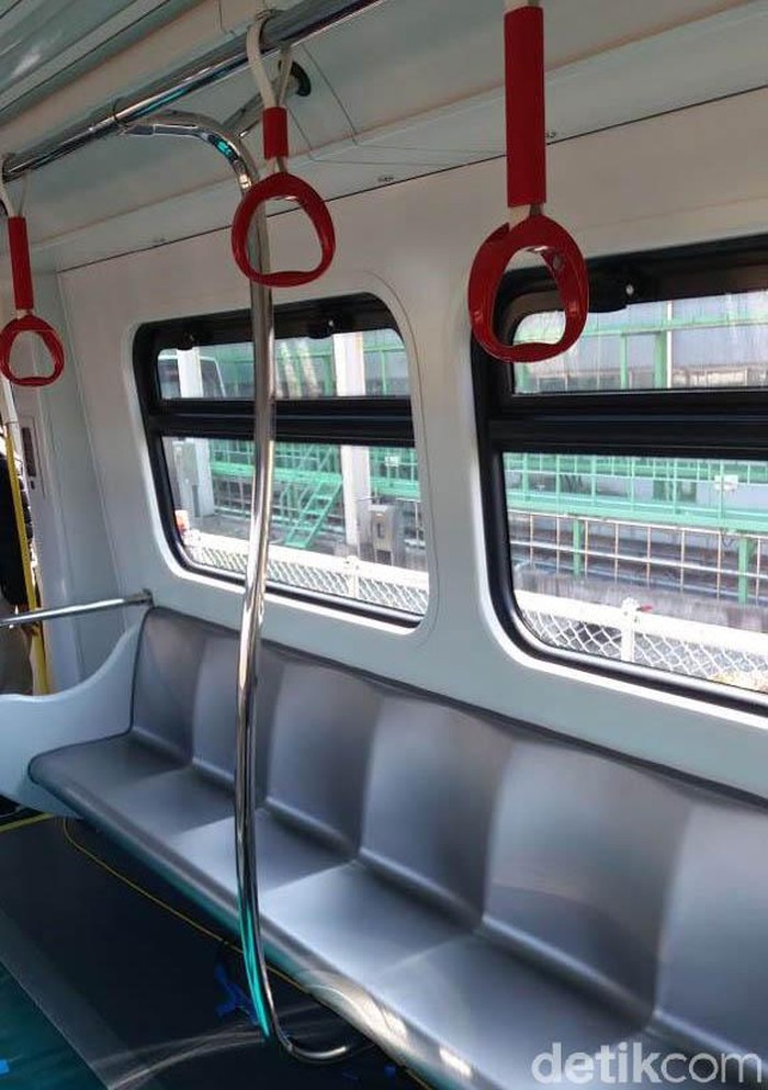 Penampakan Kereta LRT 'OTW' dari Korsel ke Jakarta