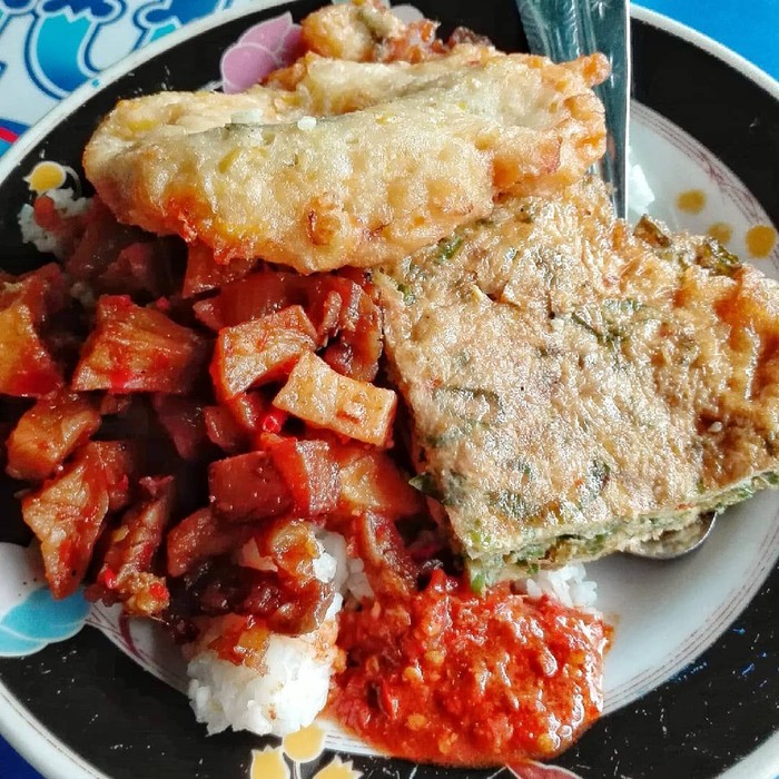 Murah Meriah! Menu Warteg Pilihan Netizen yang Cocok untuk Tanggal Tua