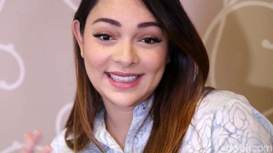 Potret Dr Reisa Broto Asmoro dan Putranya yang Baru Lahir