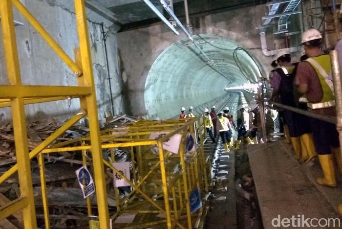 Penampakan Terowongan Stasiun Bawah Tanah Terdalam MRT Jakarta