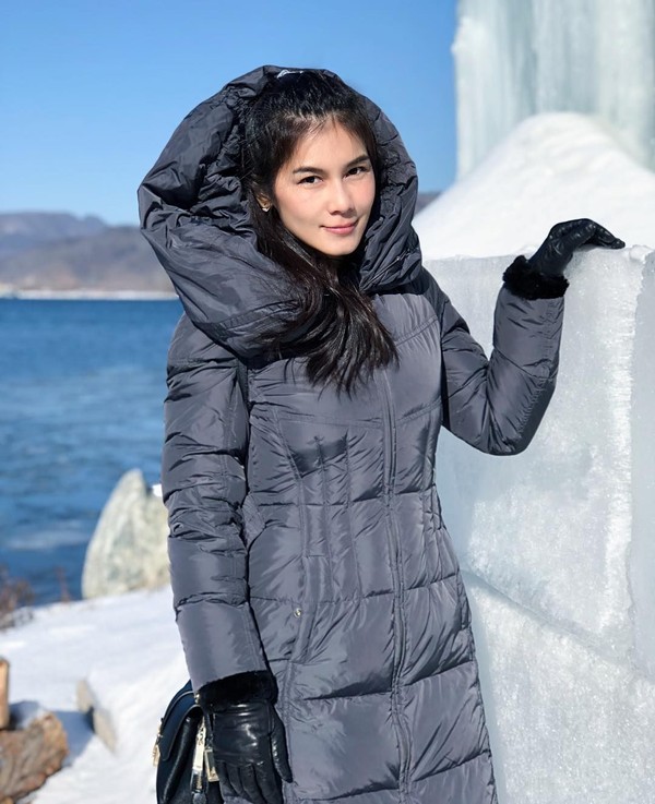 Foto: Gaya Mantan Bintang Porno Thailand Saat Liburan