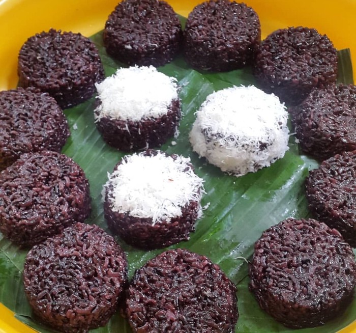 10 Ketan Kukus dengan Aneka Topping Ini Enak Buat Sarapan dan Camilan