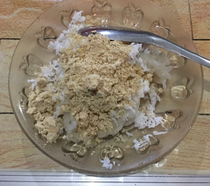 10 Ketan Kukus dengan Aneka Topping Ini Enak Buat Sarapan dan Camilan