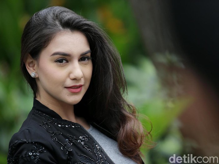 Ramai Irish Bella Disebut Cinlok dengan Ammar Zoni Ramai Irish Bella Disebut Cinlok dengan Ammar Zoni