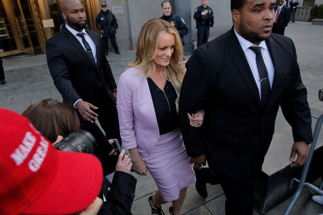 7 Foto Stormy Daniels, Model Playboy yang Minta Melania Ceraikan Donald Trump