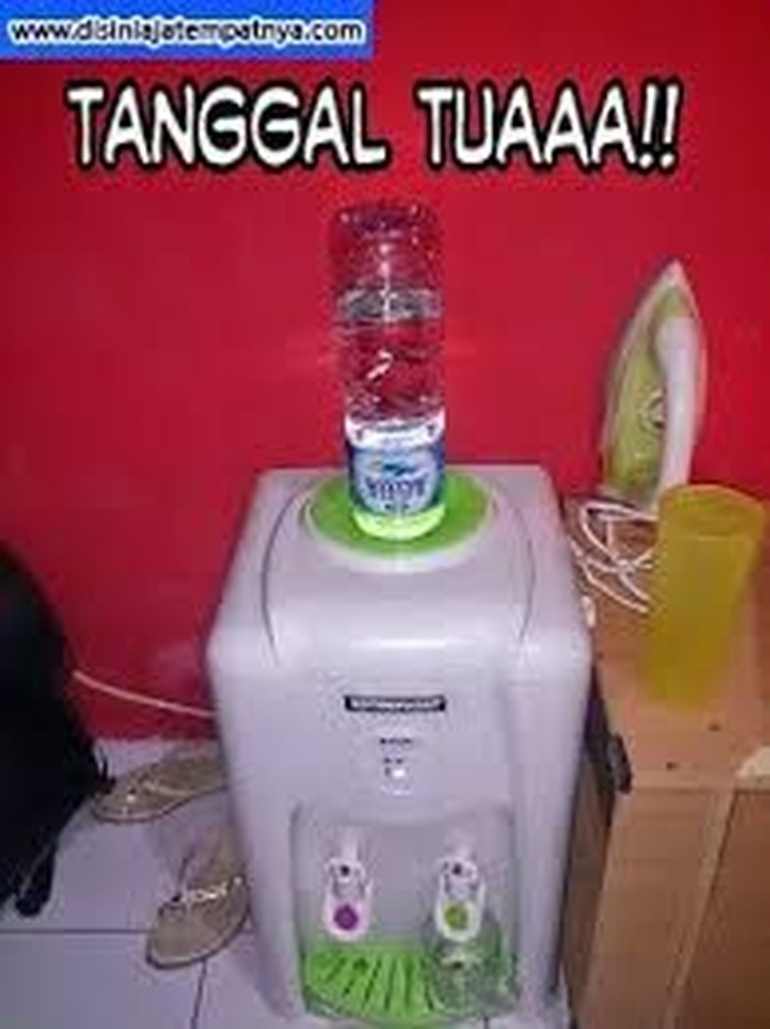 10 Meme Soal Minuman yang Bikin Ketawa Siang-siang