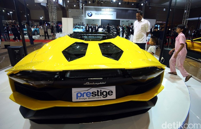 Eksotisnya Lamborghini Kuning Seharga Rp 18 Miliar di IIMS 2018