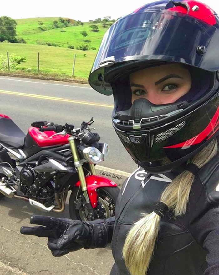 Cewek Brazil yang Doyan Naik Moge