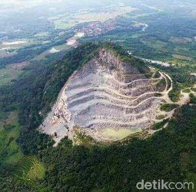 Gunung Sirnalanggeng, Paku Bumi Karawang yang Memprihatinkan Gunung Sirnalanggeng, Paku Bumi Karawang yang Memprihatinkan