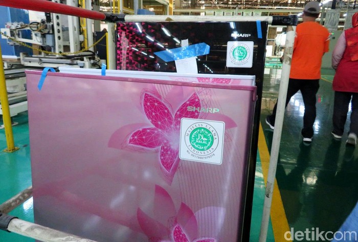 Ini Dia Penampakan Kulkas Halal Pertama di RI