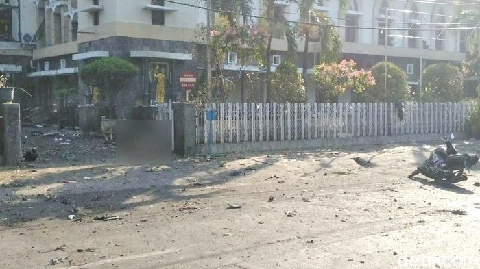 Foto Foto Bom Gereja Di Surabaya